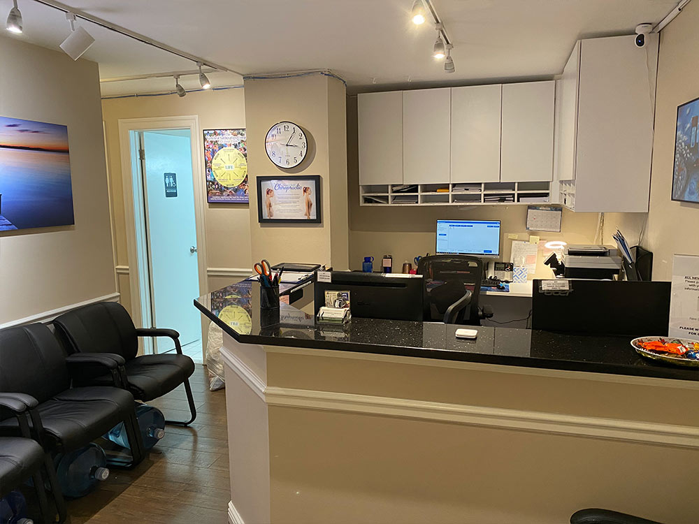 Chiropractor Manhattan NYC | Chiropractic Office | Posture Correction